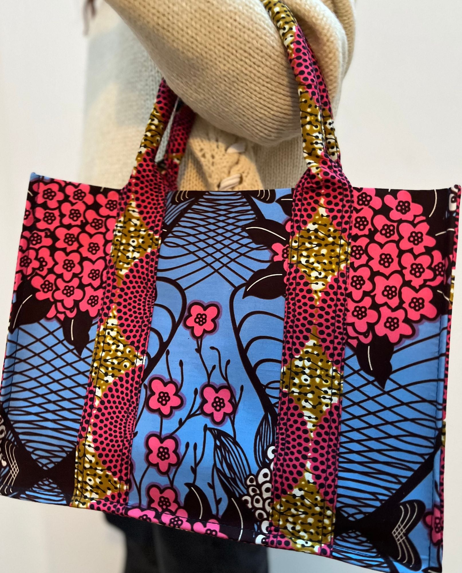 Support Life Changing Art – The Lalela Scarf