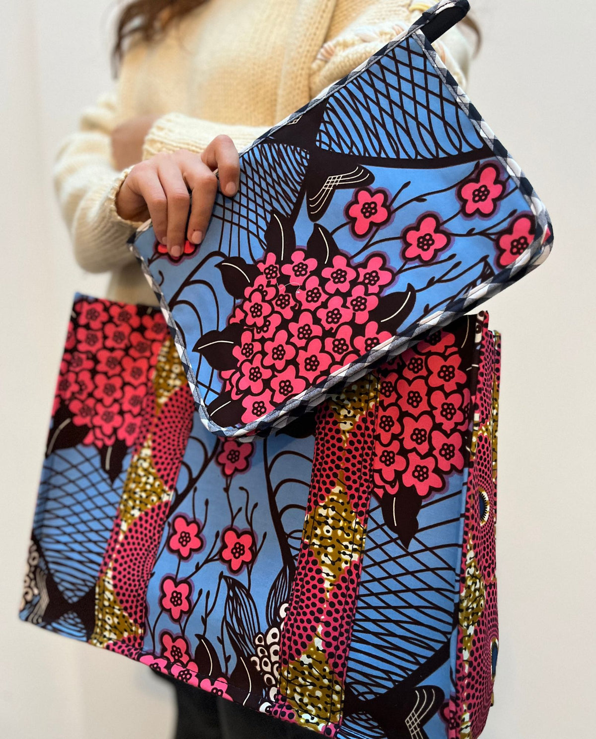 Support Life Changing Art – The Lalela Scarf